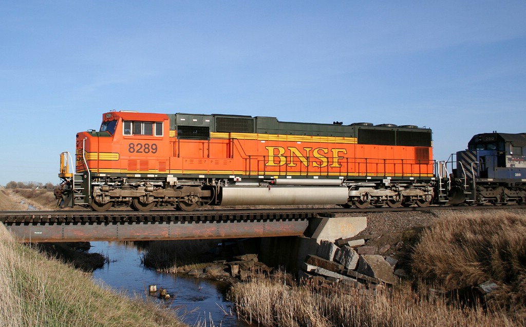 BNSF 8289